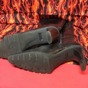 me too | Shoes | Womans Mee Too Boots Ashley | Poshmark